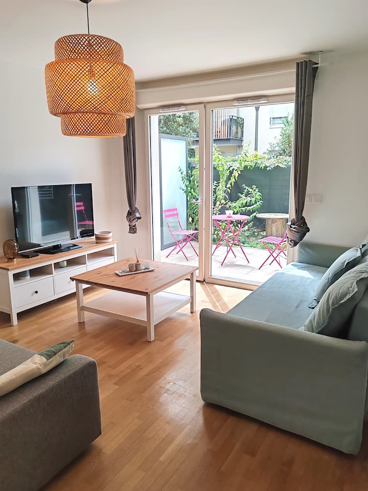 Grand Studio 4pers - Terrasse - Proche Transports - Ivry-sur-Seine