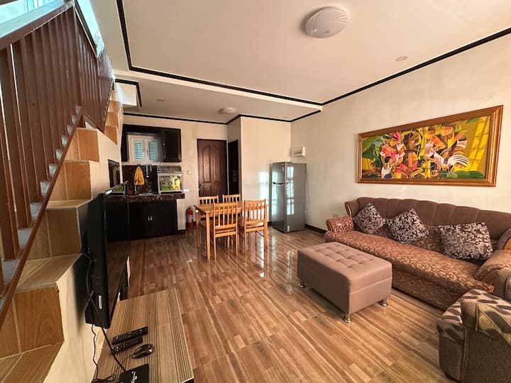 (A) Cozy Batangas Hideaway: Santa Rita Town House - Batangas