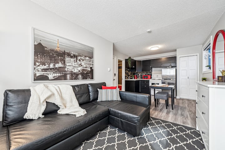 Chic Inner City Studio: Your Cozy Calgary Escape! - Calgary
