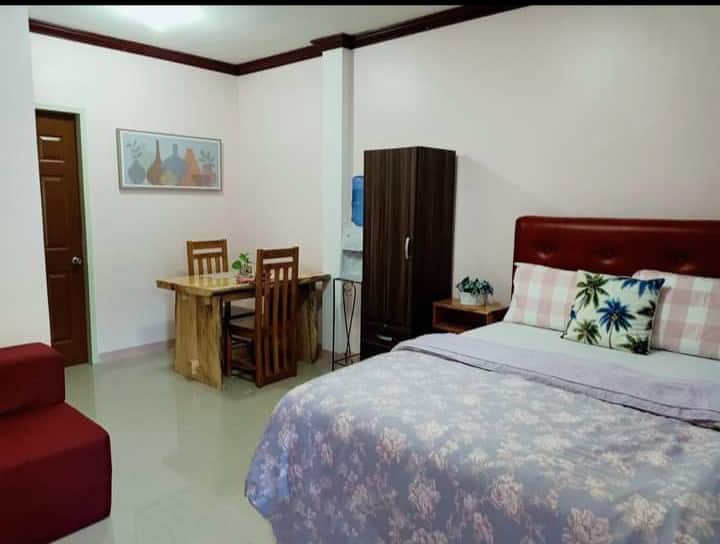 Blossoms Rm 4
Walking Dist. To Rural Beach, Cave - Panglao