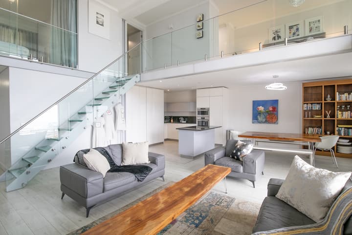 Double Volume Designer 3 Bdr Loft Apt W/views - Cape Town