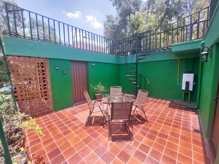 Casa Con Terraza Y 3 Recámaras Con Baño *Coyoacán* - Mexico City