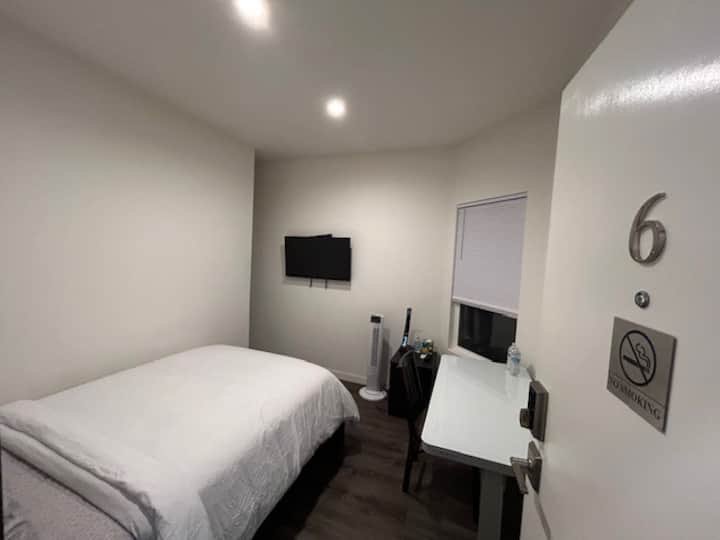 Soma 9 Residences Room 7 Shared Bath -