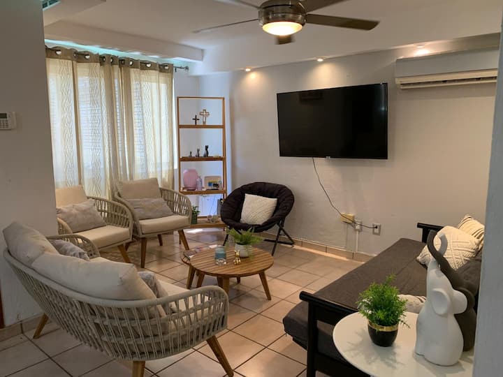 Confortable Casa Climatizada | Excelente Zona - Tuxtla Gutiérrez