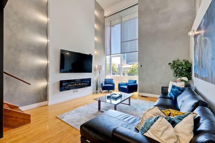 Modern 2br Townhome W/free Parking. Walk To Petco - Castle Avenue – San Diego
