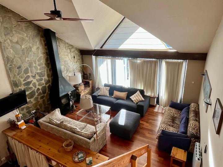 Charming Wood Cabin Style Duplex, Stunning Views - Sierra Nevada