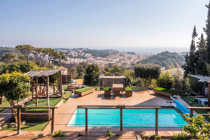 Relax At Villa Carrasca | Sea Views & Heated Pool - Costa Brava