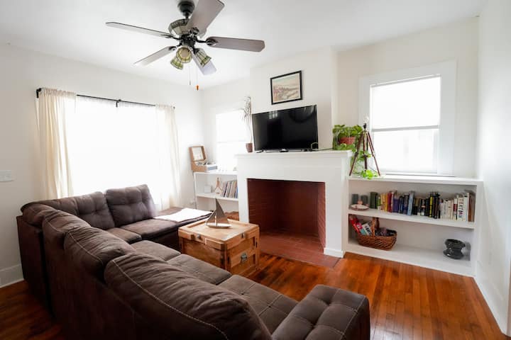 Cozy Bungalow-minutes To Downtown-walk To Magnolia - Fort Worth, TX
