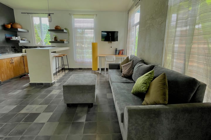 Private 1br Bungalow W/ Kitchen & Garden Oasis - Cambodia