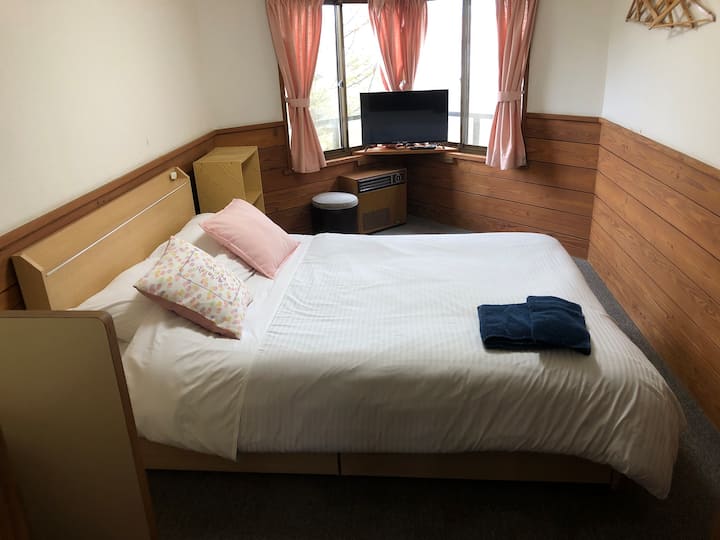 Room 204: King - 나카노시