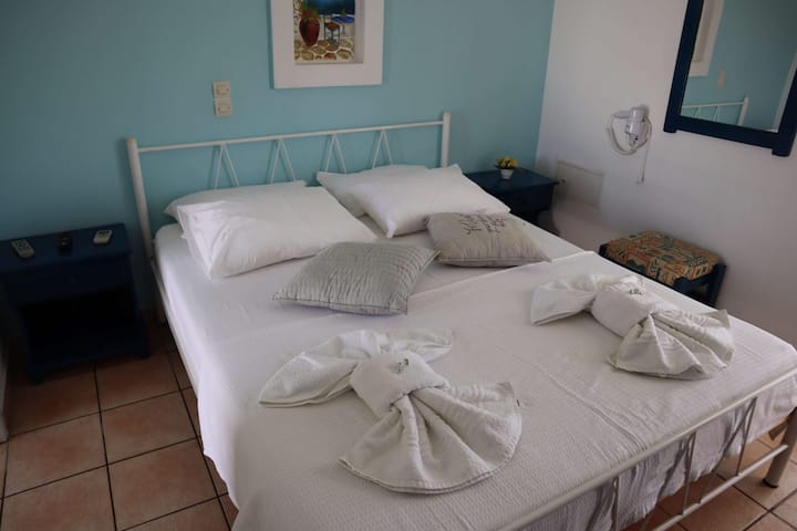 Apartment With Sea View - Paros