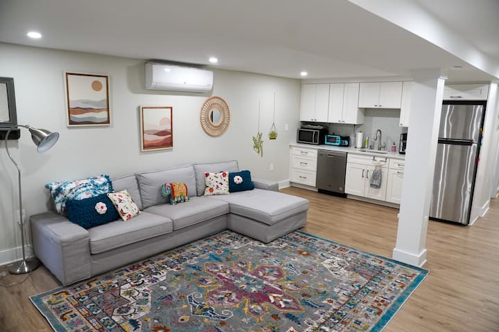 Great 1-bed Basement Apt With Laundry/free Parking - Washington, D.C.