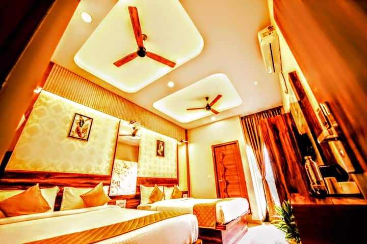 Color Stay - Single Room - Chikmagalur