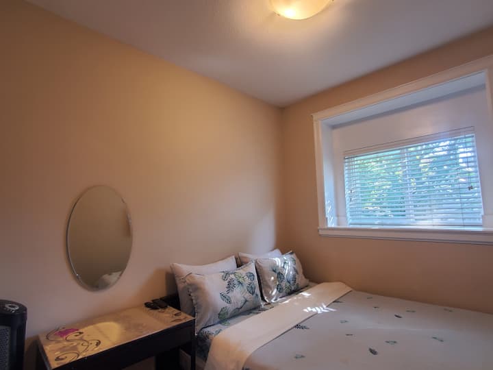 Private Studio 
 Near Metrotown - New Westminster