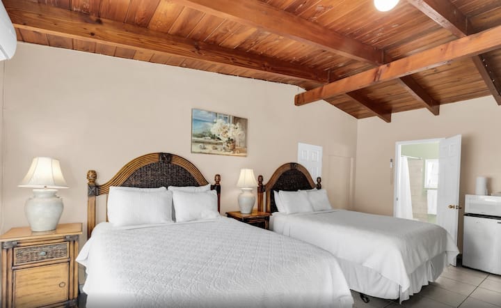 Tropical Cottages - Room # 14 - Marathon, FL