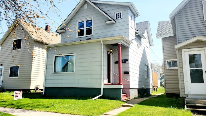 ★Lake Superior Style★7 Miles To Canal Park!★ - Duluth, MN