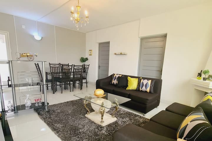 Logement De 110 M² Avec 3 Chambres Et Wifi - Antananarivo