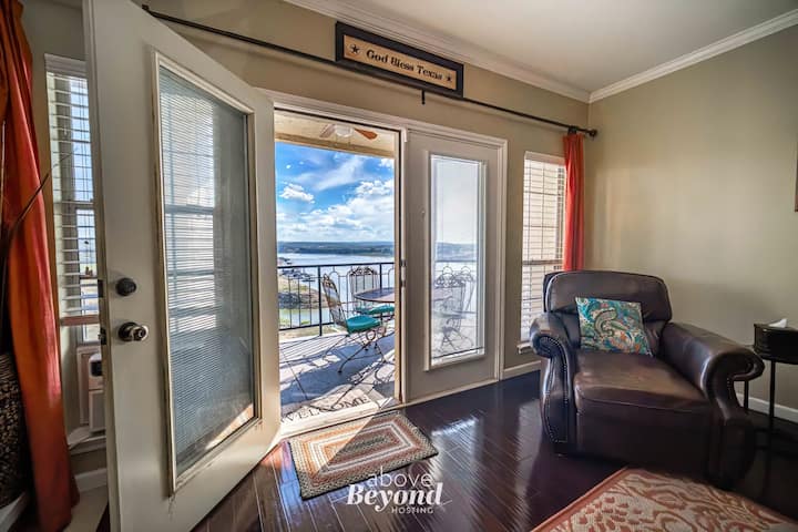 Pets Stay Free, Boat Ride, Lake View High Life - Lakeway, TX