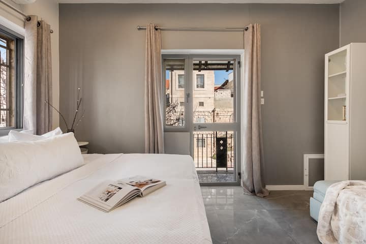 Dinning Room, Bedroom And Balcony - Jerusalem