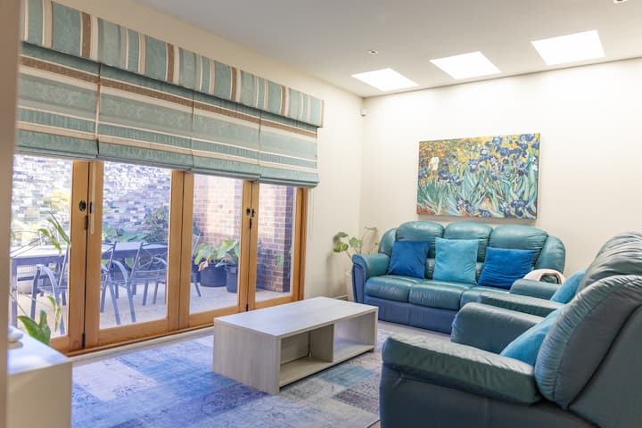 Stylish Retreat Steps From Geelong Waterfront - Great Ocean Road