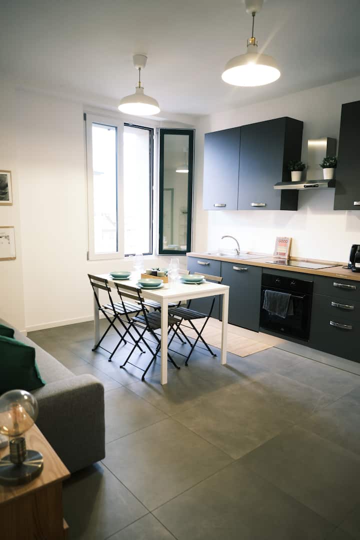 Luminoso Trilocale - Milão