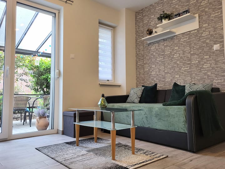 Földszinti Teraszos Lakás Ingyenes Parkolóval - Szeged