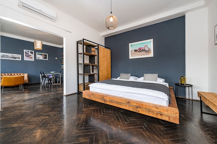 Top Floor Apt. With River View Terrace - Prag