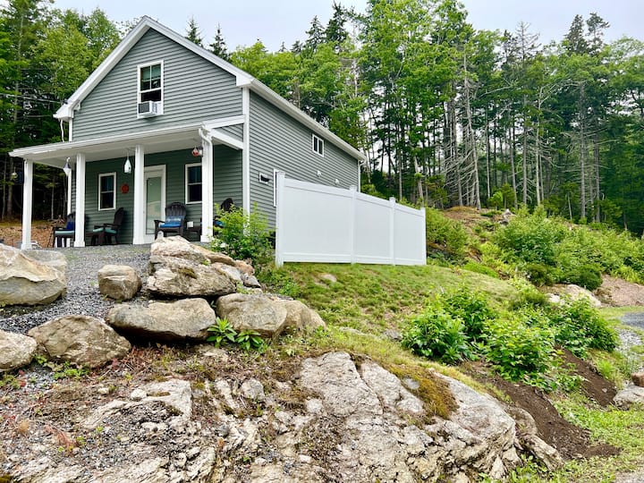 Classic Cottage On Southport Island - Boothbay Harbor, ME