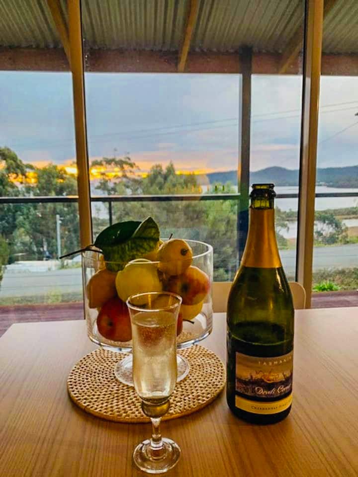 Sunset Beach House - Tasmania
