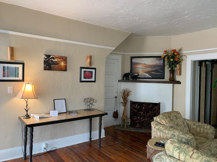 Island Escape In Downtown, Minutes From The Beach! - Melbourne, FL