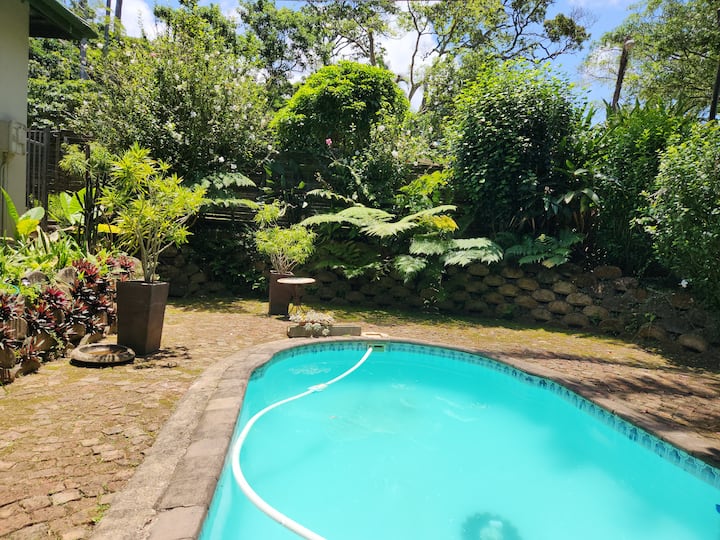 5 Sleeper House With Deck And Tropical Gardens. - Port Shepstone