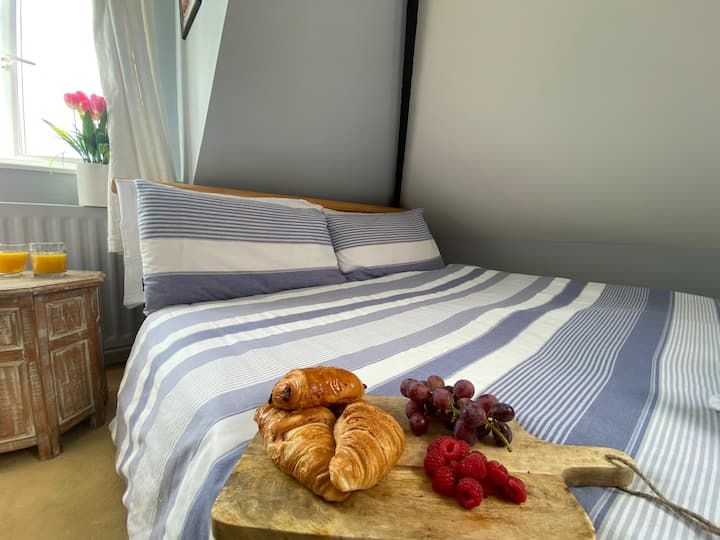 Large Private Room In Kingsbridge - Kingsbridge