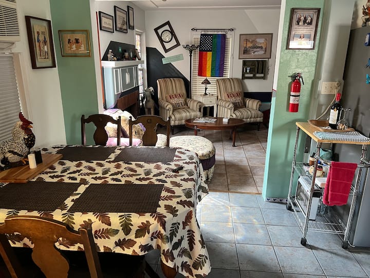 One Bedroom House-no Ho Arts District - Burbank, CA