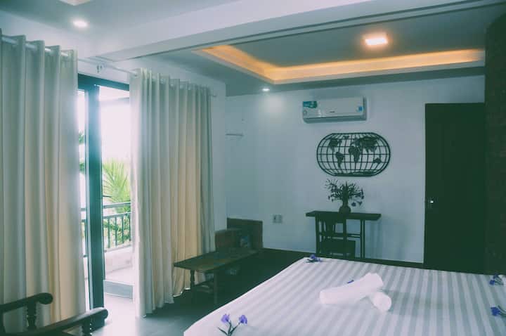 Autumn Bay D - Spacious Balcony & 180° River View - Hội An