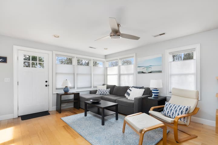 Beachy, 2br, A/c, Deck, Grill & River Access - South Kingstown, RI