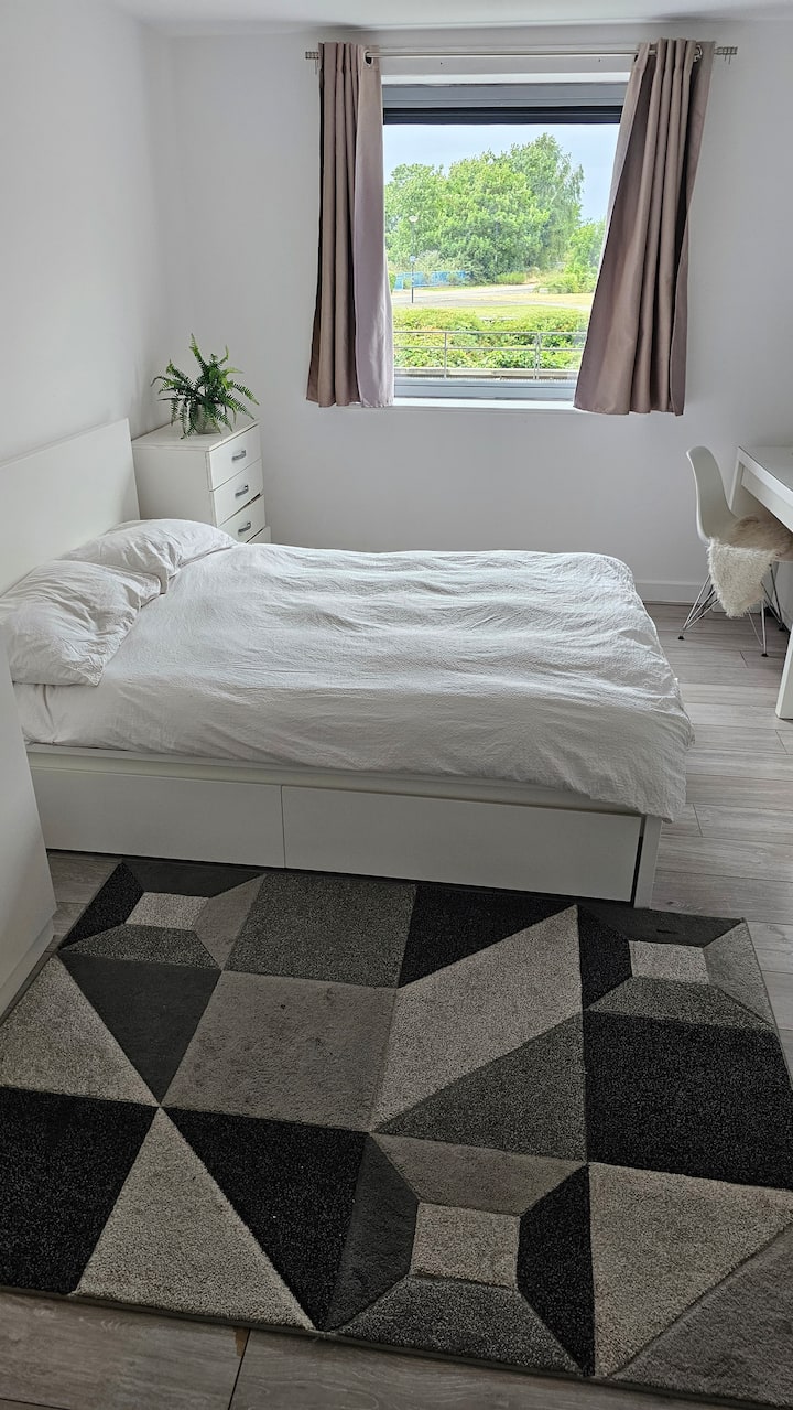 White Room - Greenwich - Woolwich