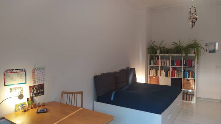 Schönes, Ruhiges Und Helles Zimmer - Berlin
