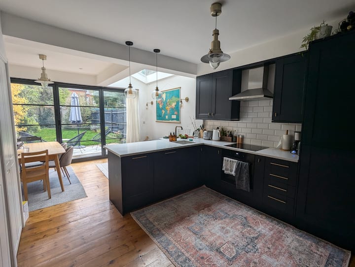 Stylish Victorian House With Cat - 4 Min From Tube - London, UK