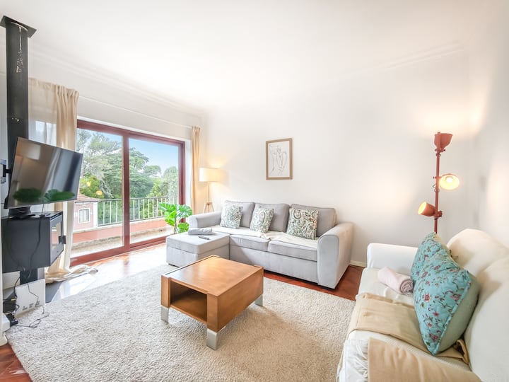 Spacious 3 Bedroom Apartment - Sintra