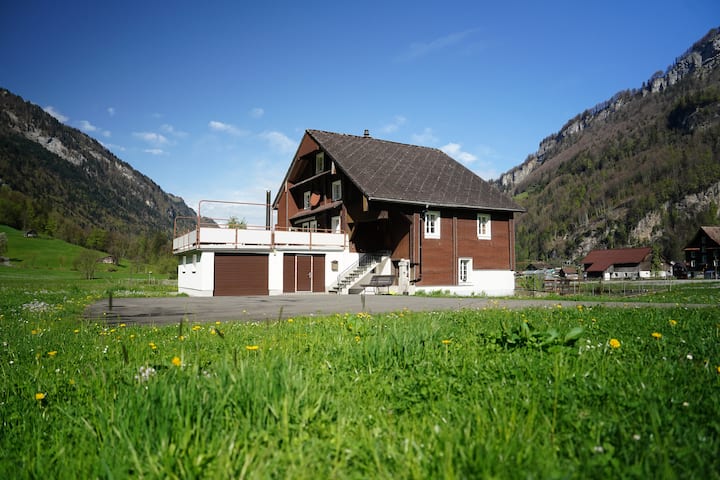 Idyllisch Gelegenes Haus Im  Schönen Muotathal - Stoos