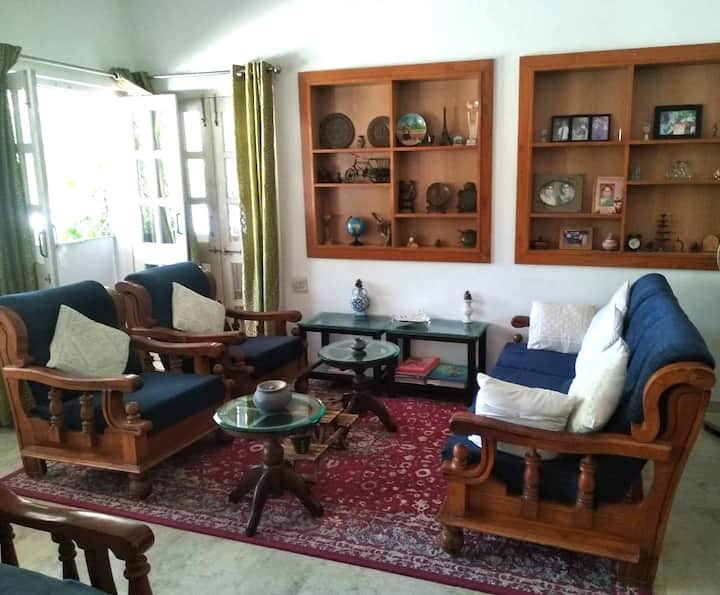 Superior Private Room @ Perfect Bungalow - Gandhinagar