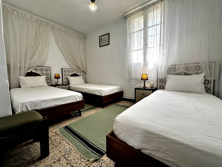 Chambre Triple – Douche/wc Partagés (Hotel Paris) - Susa