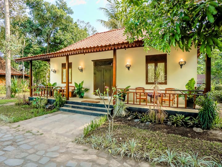 Javanese House (2 Bedrooms) With Garden View - Borobudur