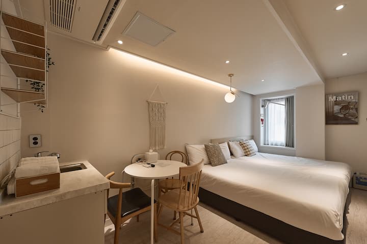 Promotion T4 아늑한 감성유닛 In 명동 중심거리 - Seoul