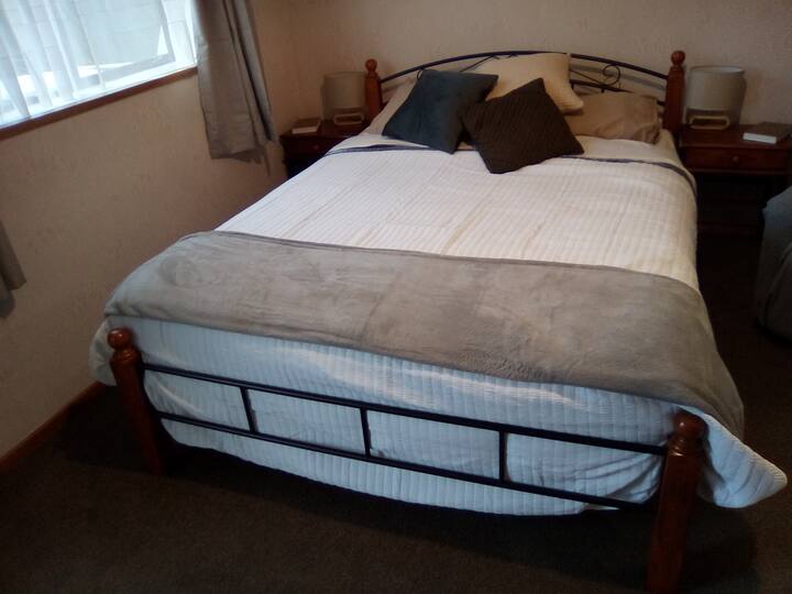 Private Mosgiel Studio - Outram