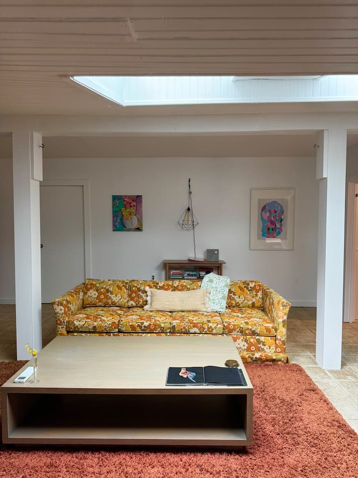 Dekooning's 2br Hideout | Pet Friendly | Fireplace - Hudson Valley, NY