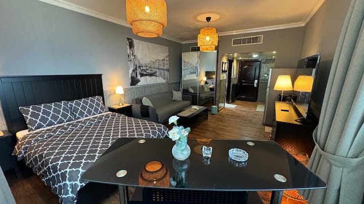 Marvellous Studio On Ajman Corniche (Side Seaview) - Sharjah