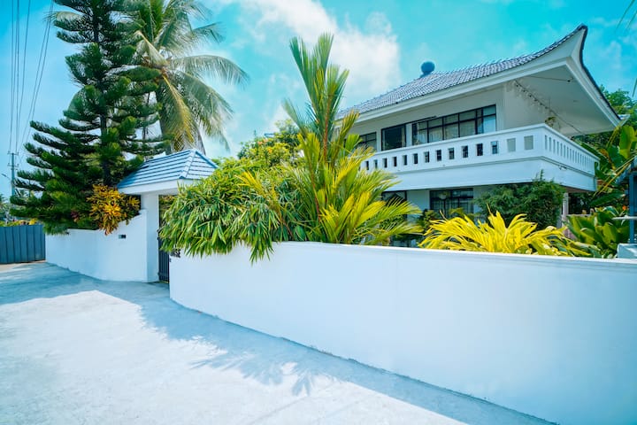 The Island House Lake View Homestay In Kochi - Koczin