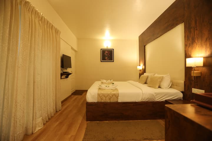 Deluxe Couple Room - Ooty