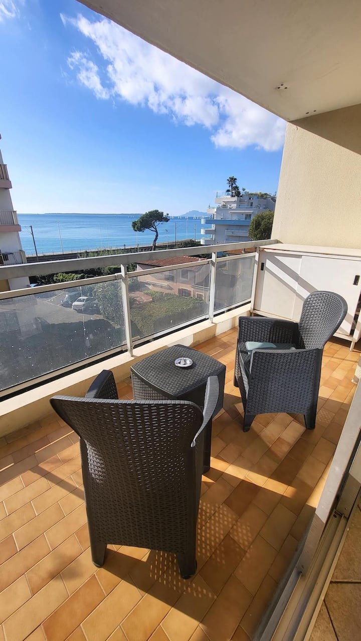 Joli Studio Vue Mer + Terrasse + Vélos - Antibes